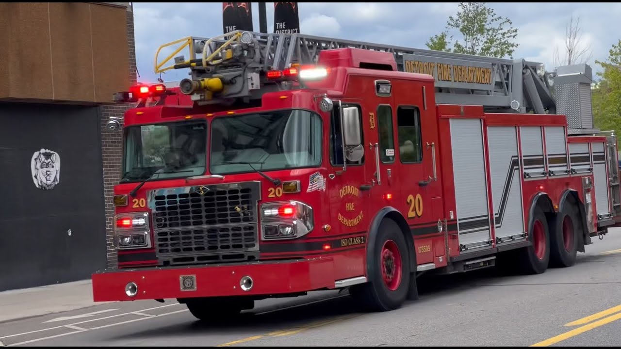 **HORNS** Detroit Fire Department Ladder 20 Responding - YouTube
