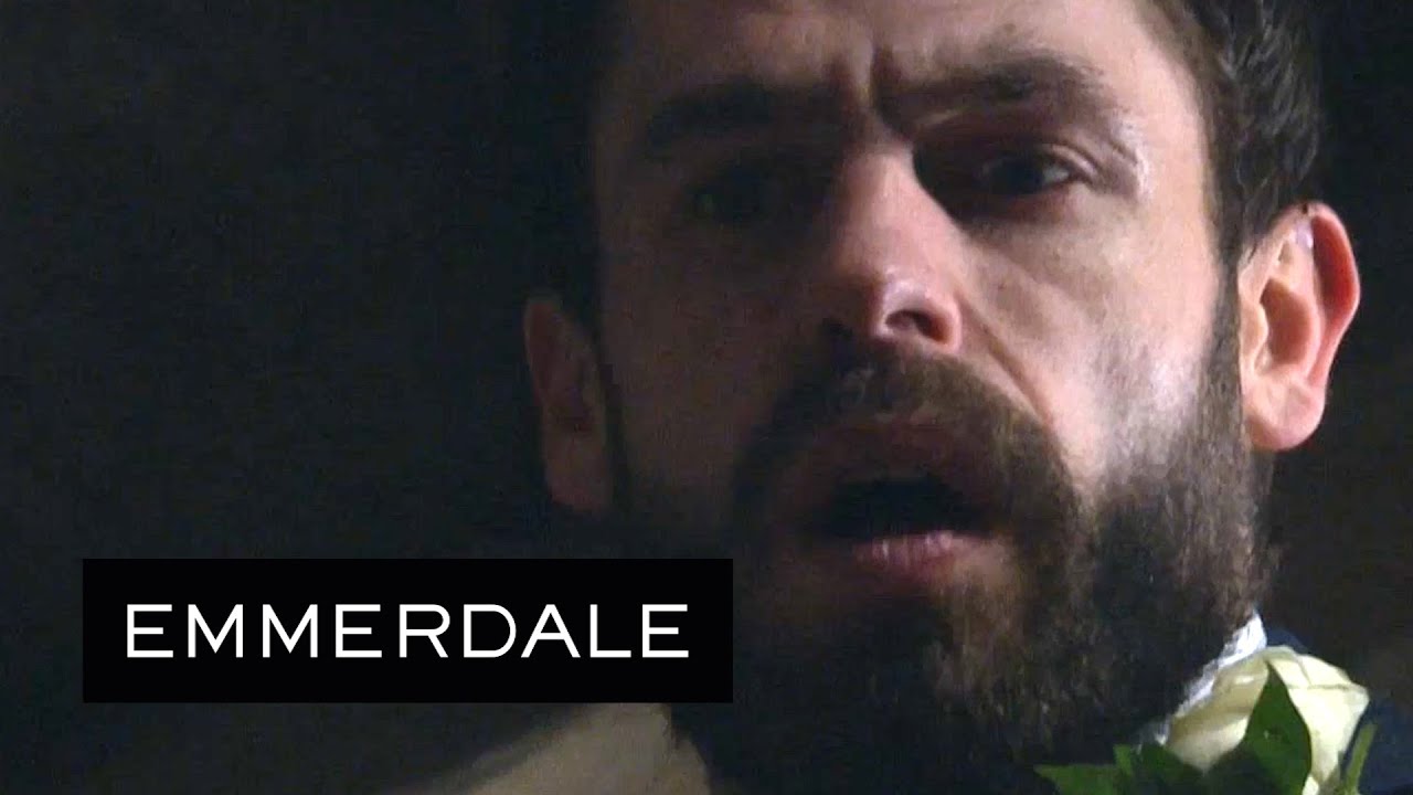 Emmerdale - Andy Finds Katie's Dead Body - YouTube