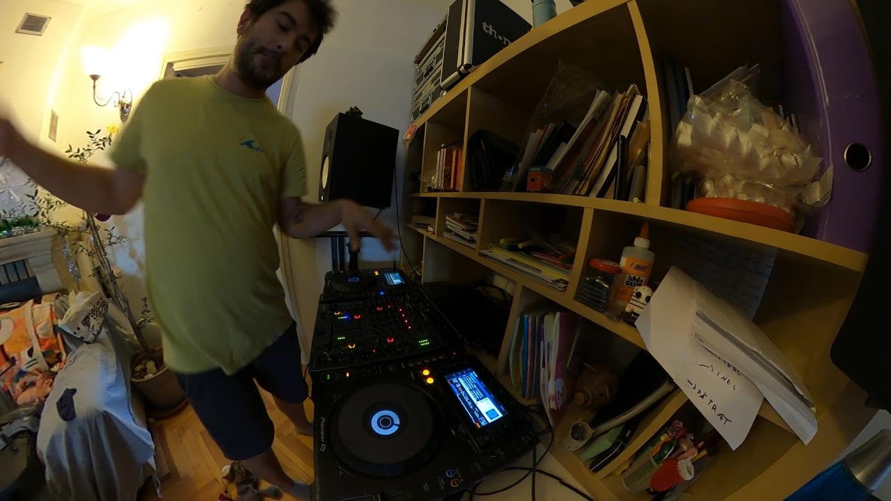 Little morning dj set- an electronic house music in an ordinary morning ...