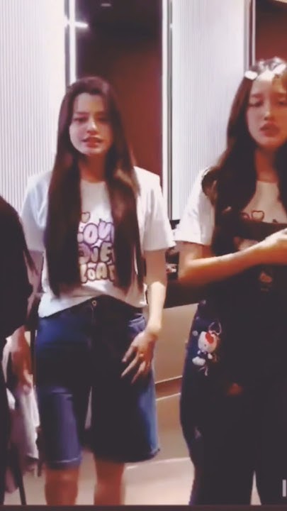 FREEN SECRETLY PINCH BECKY WHILE DANCING #beckyarmstrong #freensarocha #freenbeck - YouTube