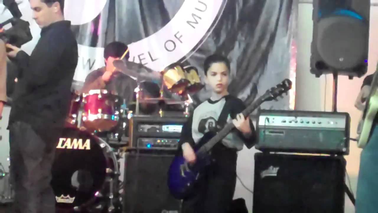 raymond-9-year-old-guitar-player-playing-vertigo-youtube