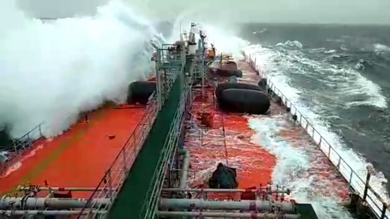 Ships Getting Hit By GIGANTIC Waves - YouTube