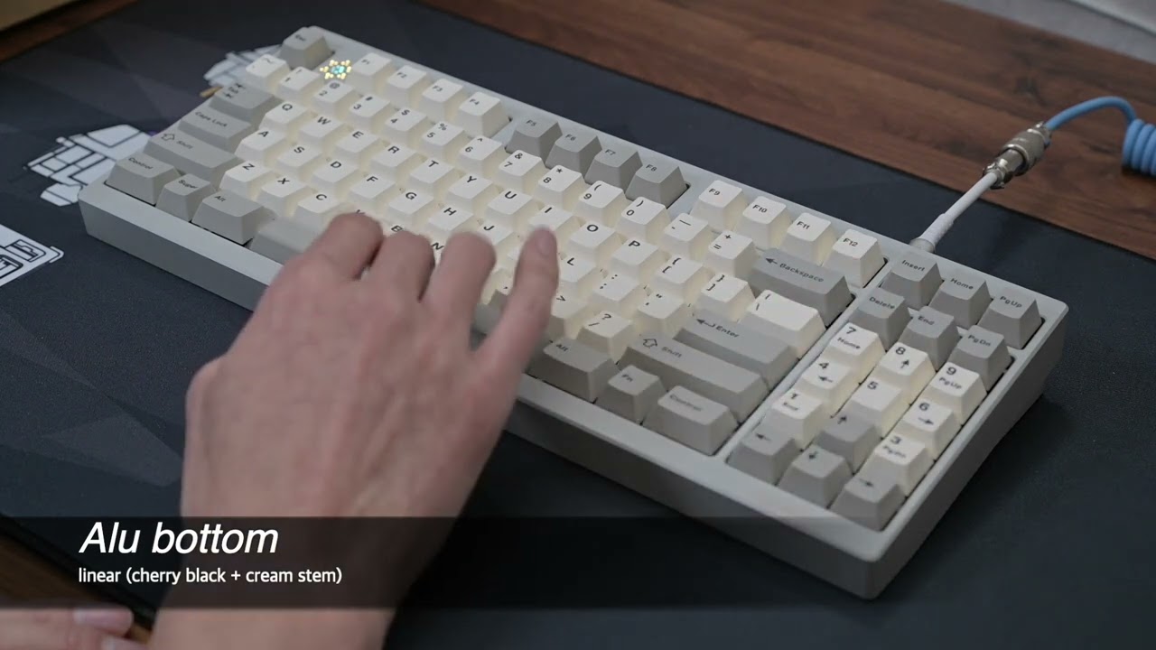 GEONWORKS F1-8K(X) PC bottom VS Alu bottom Typing Test - YouTube