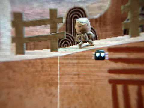 LittleBigPlanet PSP close up of sackboy expressions from PAX - YouTube