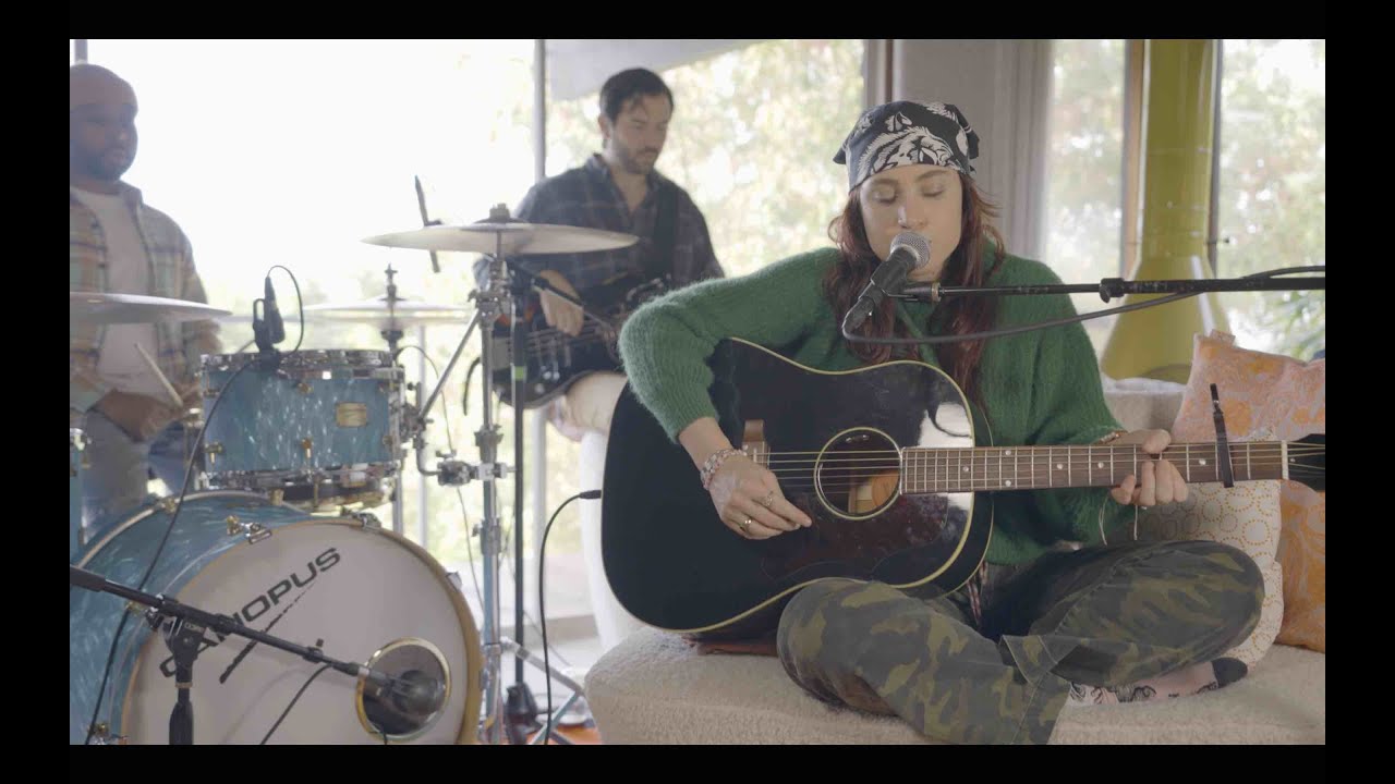 dylan bailey - 'beneath the moon' live in the hills - YouTube