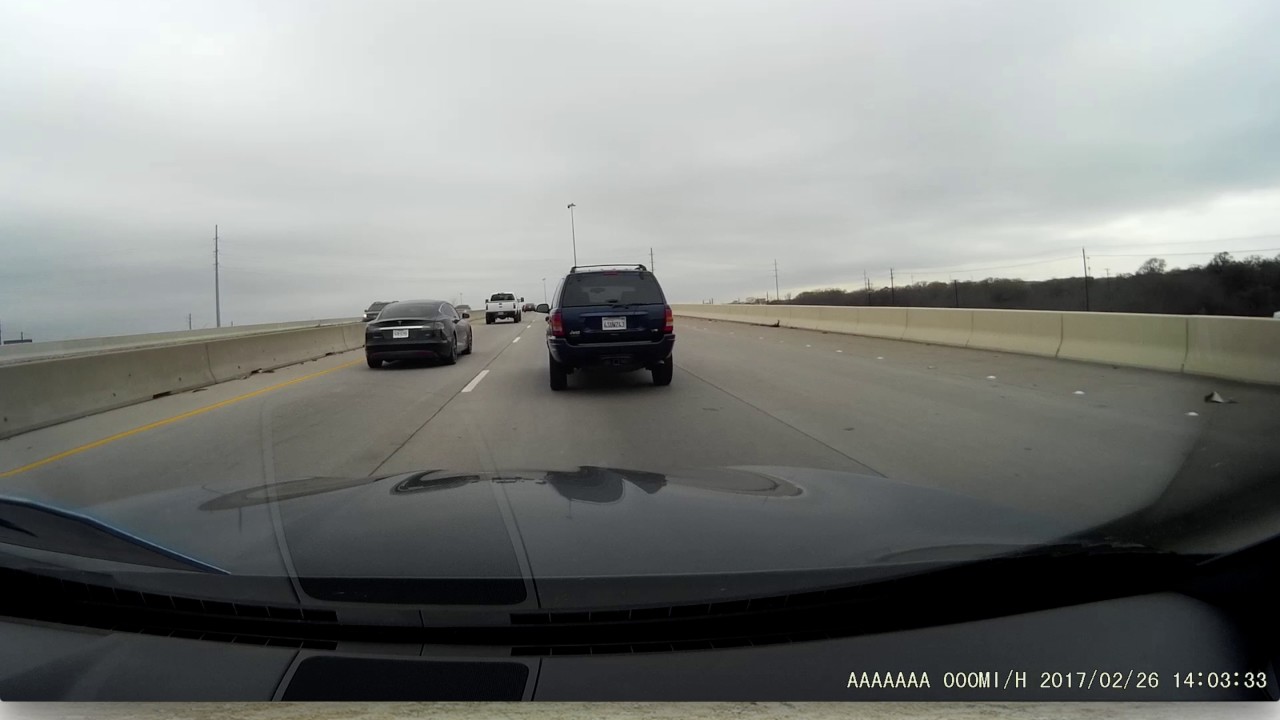 Tesla; may be an autopilot fail. - YouTube