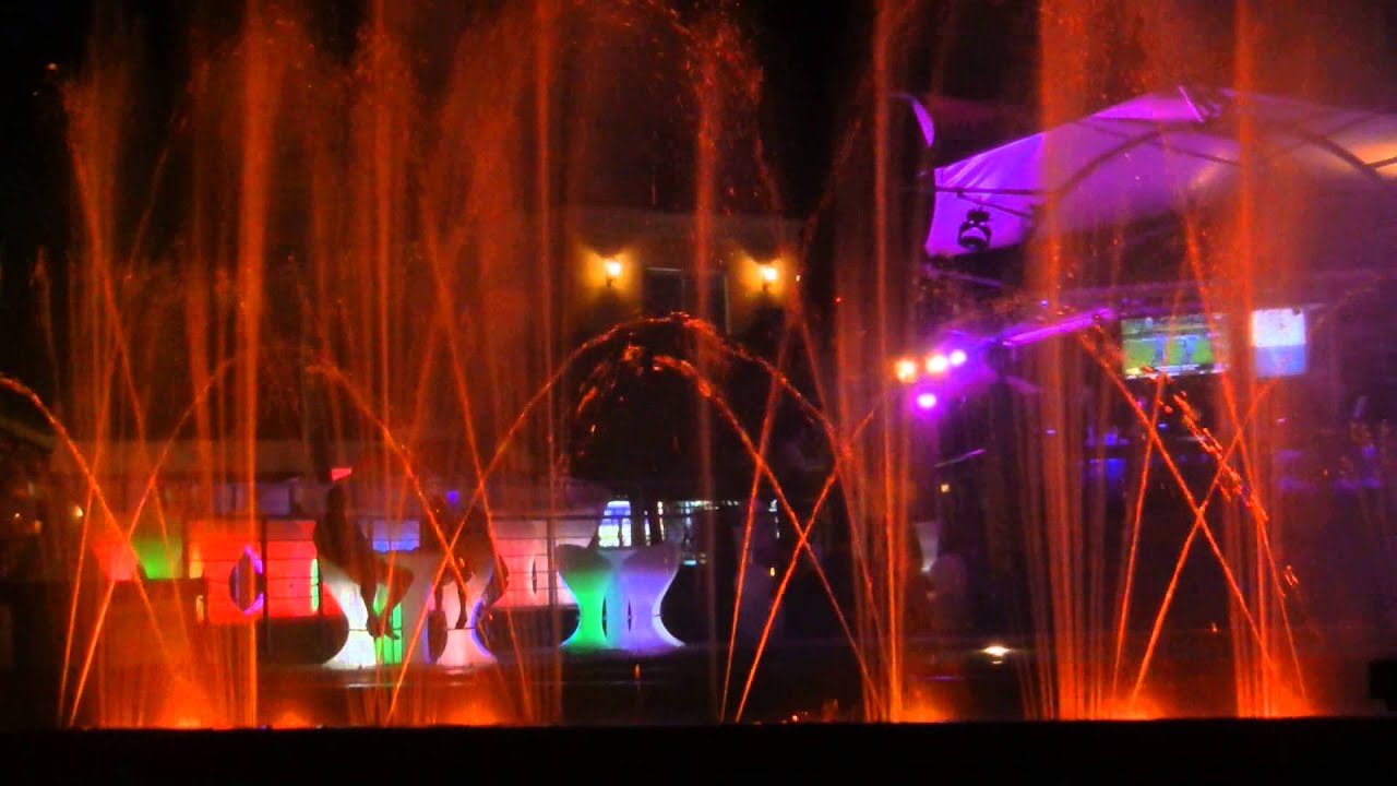 Paseo Herencia Aruba ~ “liquid fireworks” show. - YouTube