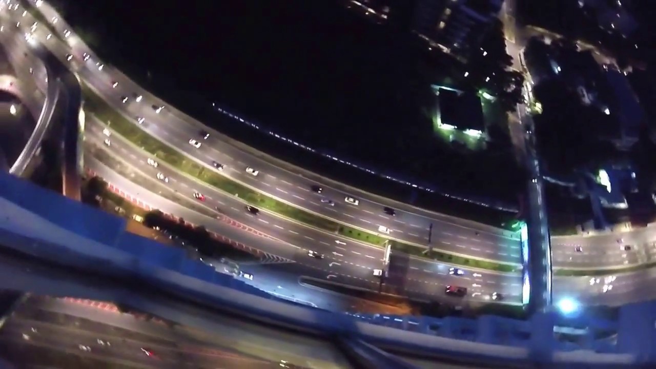 KTM KOMUTER Class 92 MyKomuter departing Putra Station - YouTube