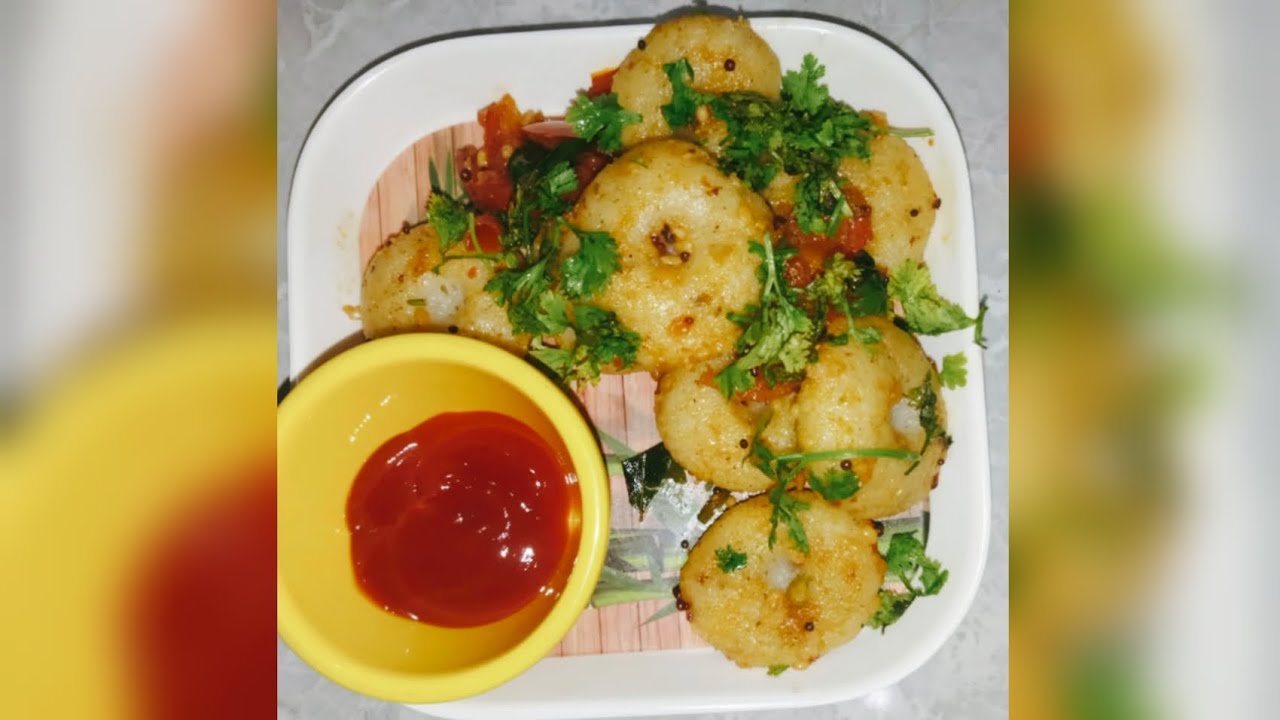 सूजी का चटपटा नाश्ता || Mini Idli recipe || Instant Rava Idli - YouTube