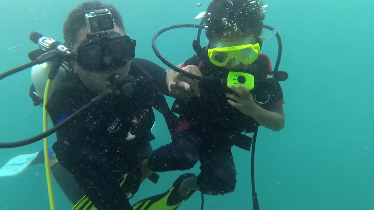 Parish first dive at Maratua Island - YouTube