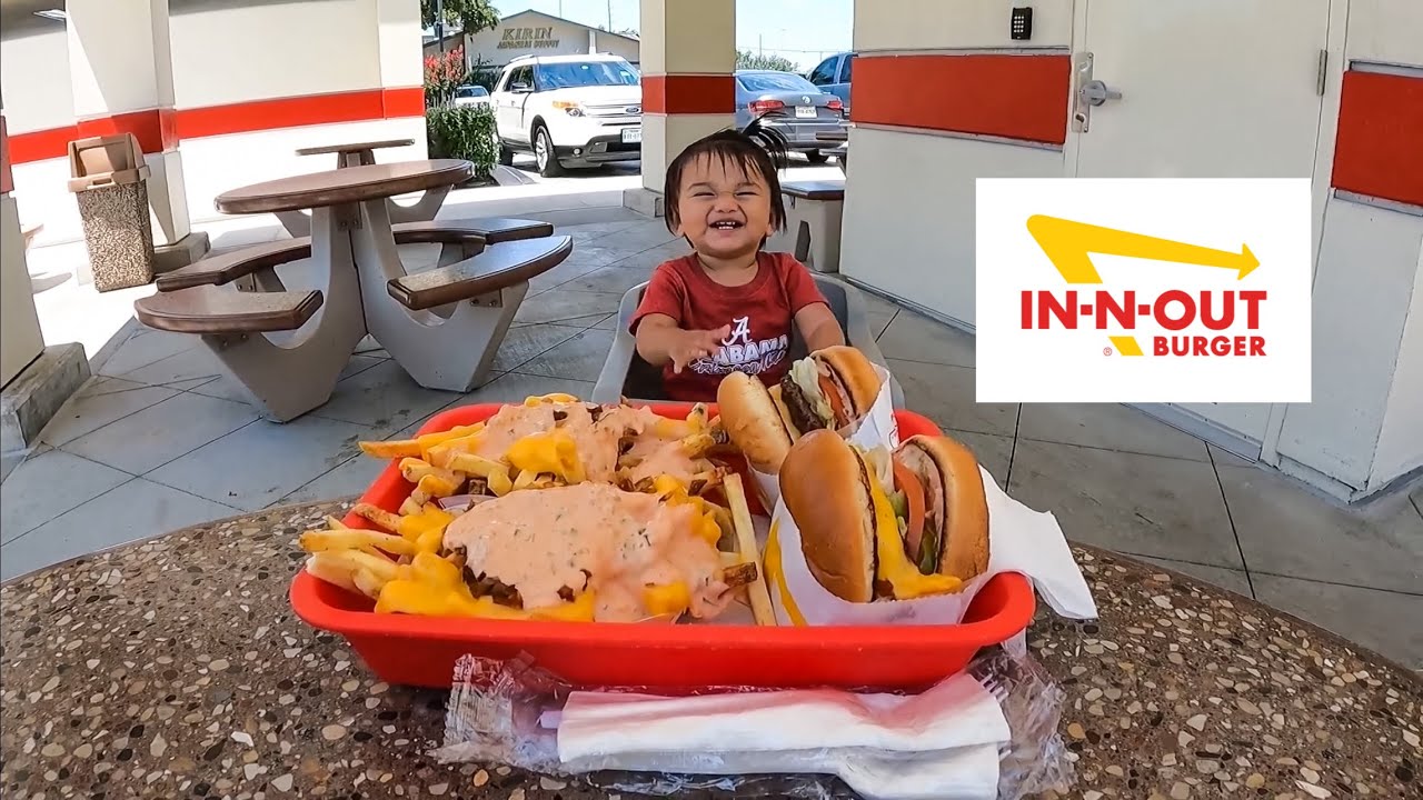 I TAKE MY 1 YEAR OLD DAUGHTER TO IN-N-OUT BURGER FOR LUNCH! *SO ...