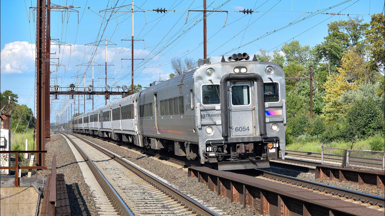 NJTR Trenton EXPRESS train flying past Edison Station with Comet v cab ...