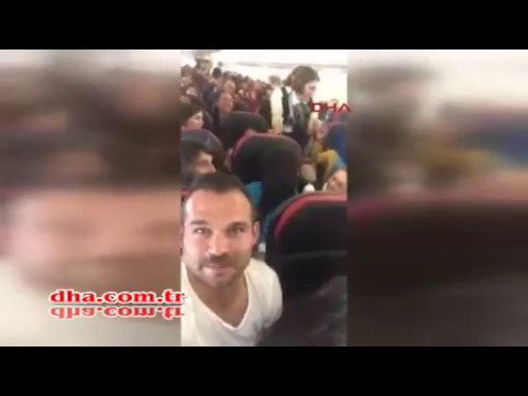 Hostesler havada, 'lorke lorke' türküsü ile halay çekti