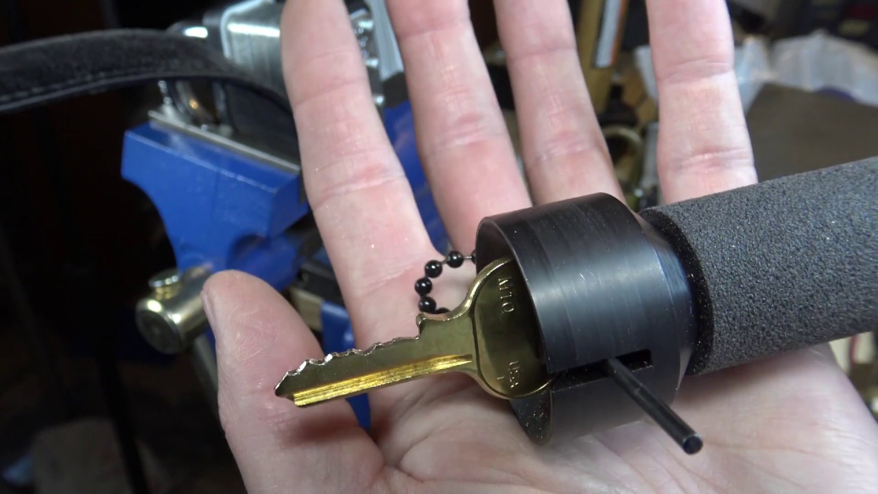 (310) Impressioning a Master Lock no 15 - YouTube