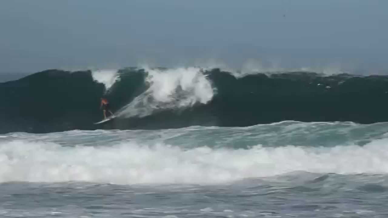 Hawaii Oahu Banzai Pipeline 2014 surfing 1st winter swell 7 - YouTube