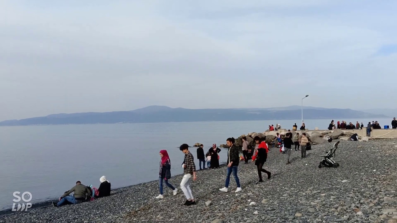 TRİLYE SAHİLİ GÜNEŞLİ GÜZEL HAVADA GEZİNTİ - YouTube