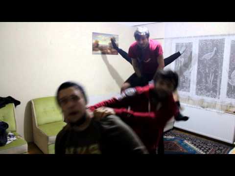 İyice kafayı yedik (720p HD izleyin ) hiç iyi değiliz.