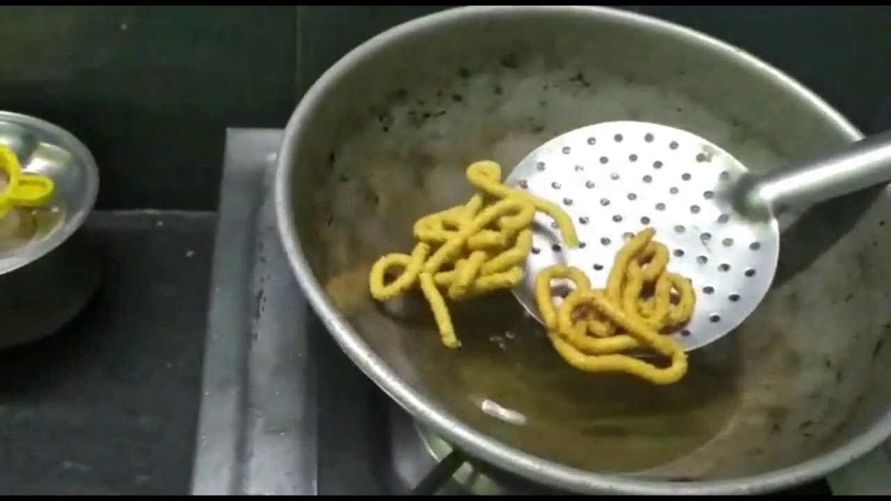 வீட்டீலேயே சுலபமான முறையில் காரசேவ் செய்யலாம்,KAARASIVU recipe, evening ...