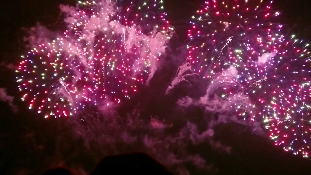 queen fireworks - YouTube