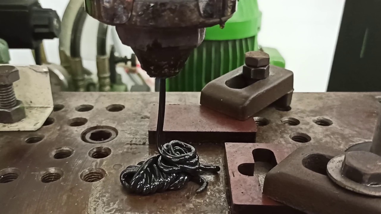 Injection Mould - Purging Material - YouTube