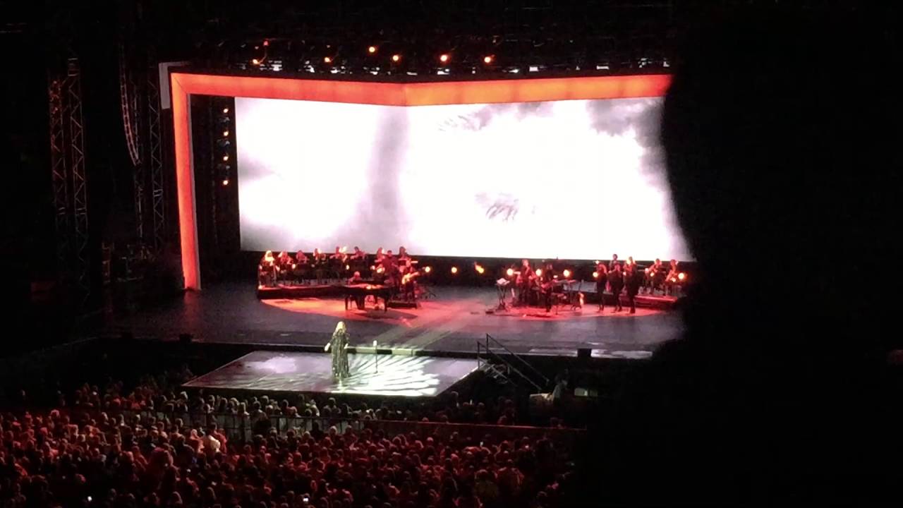 Adele - Skyfall - Verona, Italia - 29 maggio 2016 Adele Live - YouTube ...