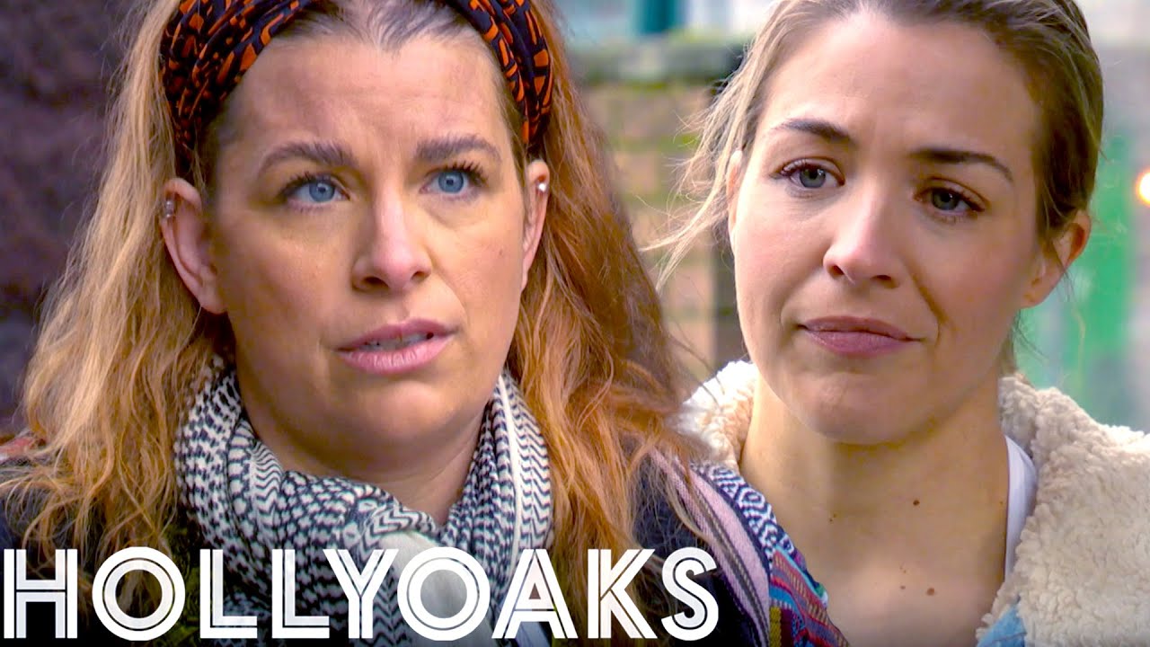 Lisa Hunter Is Back! | Hollyoaks - YouTube