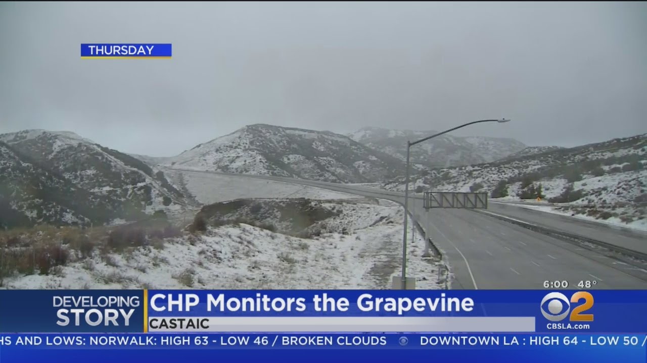 CHP Monitors Traffic As Snow Falls On Grapevine - YouTube
