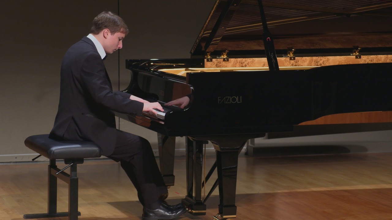 Barber: Piano Sonata Opus 26 (IV. Fuga) - YouTube