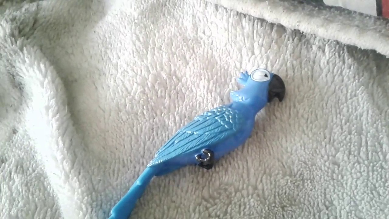 Rio movie DecoPac Blu Cake Topper - YouTube