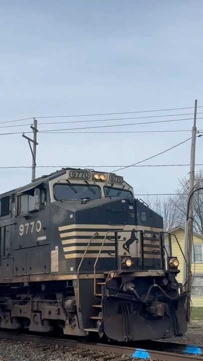 Catching NS M8A with NS 9770 whiteface dash 9 leader with NS 9780 dash 9 trailing through Clyde ...