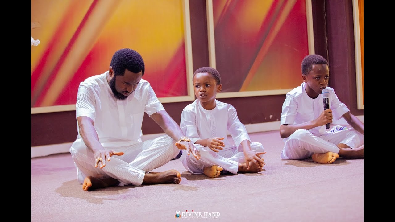 PROPHETIC PRAYER BY PROPHET EMMANUEL OMALE - YouTube