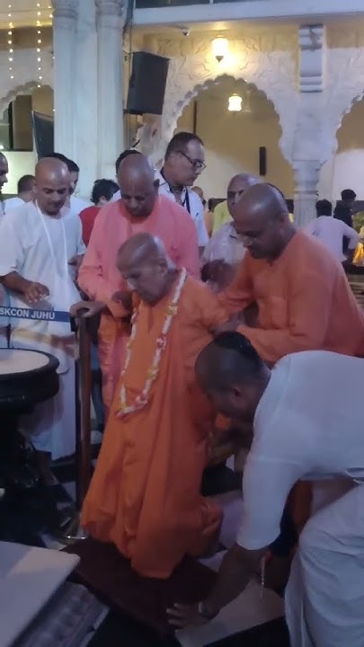 H.H Gopal Krishna Goswami Maharaj - YouTube