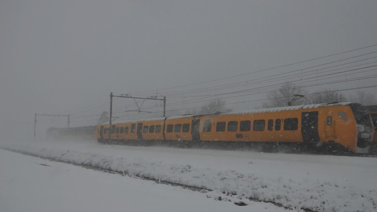NS Reizigers DM 90 Buffel 3426 Elst 10-12-2017 - YouTube