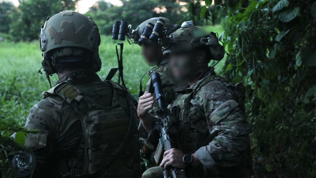 Green Beret 1st Battalion, 1st Special Forces Group conducts joint ...