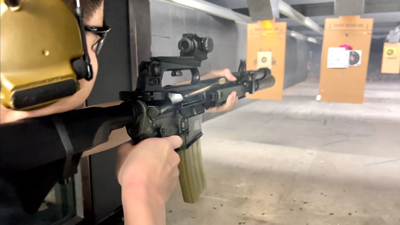 Modern “Black Hawk Down” inspired AR-15 - YouTube