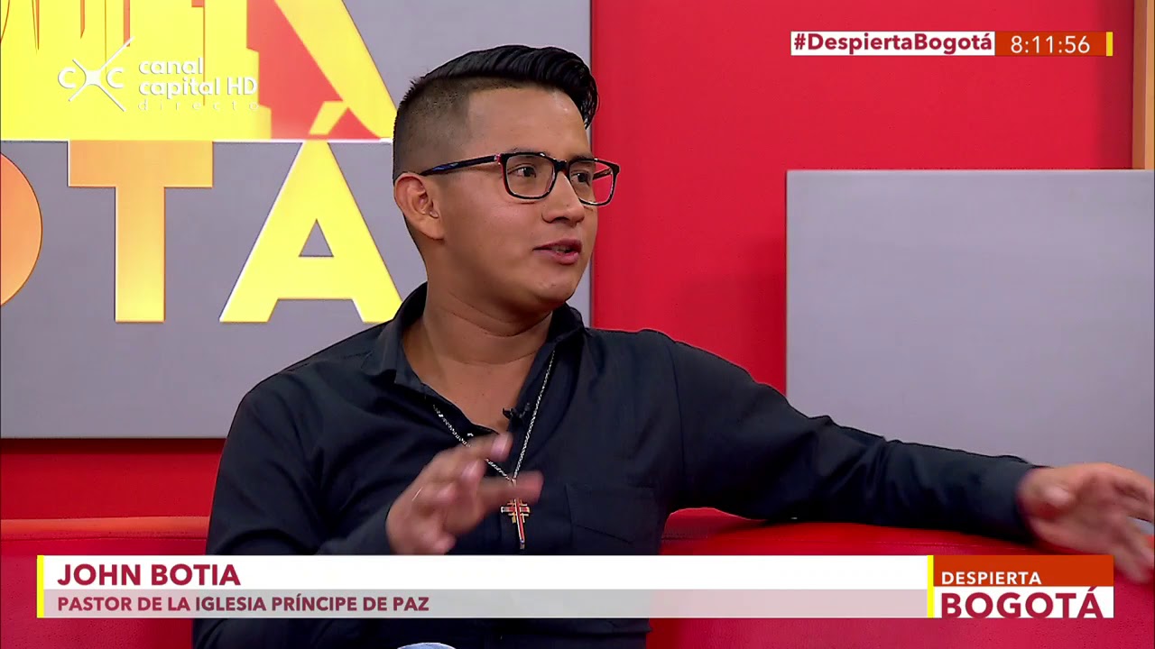 John Botia, el primer pastor metodista gay en Latinoamérica - YouTube