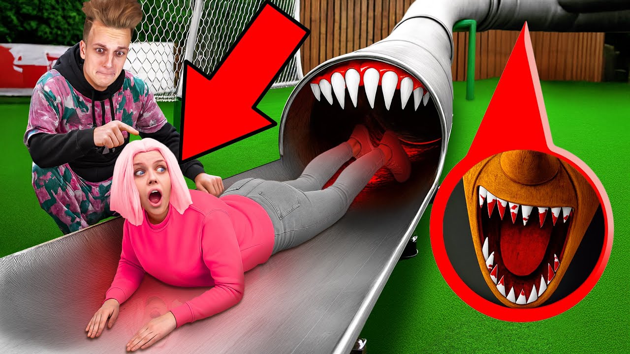 OMG! SCP CARNIVOROUS SLIDE se llevó a mi amigo! - YouTube