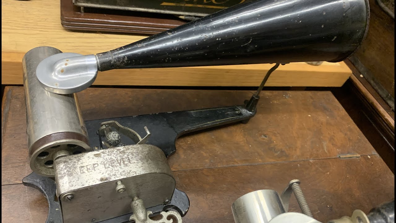 Columbia AP & AQ Graphophone Cylinder Phonograph - YouTube