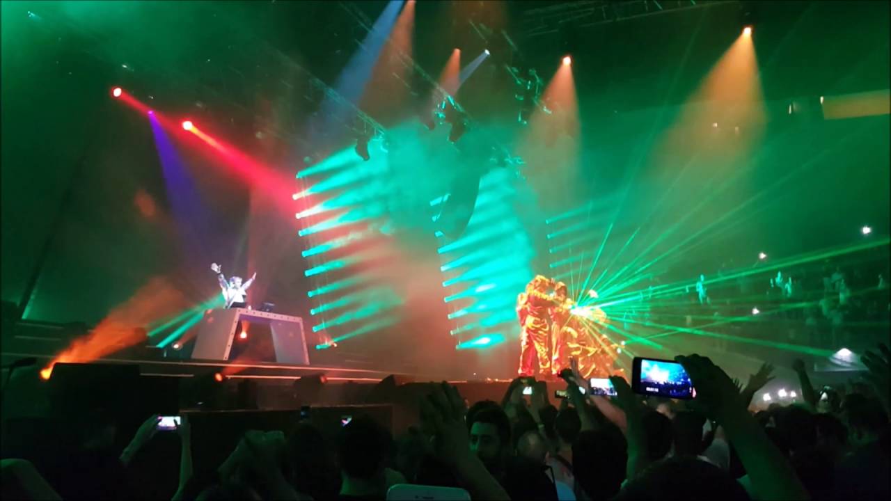 Off The Hook [ARMIN ONLY EMBRACE] @İstanbul/Ora Arena 2016 - YouTube