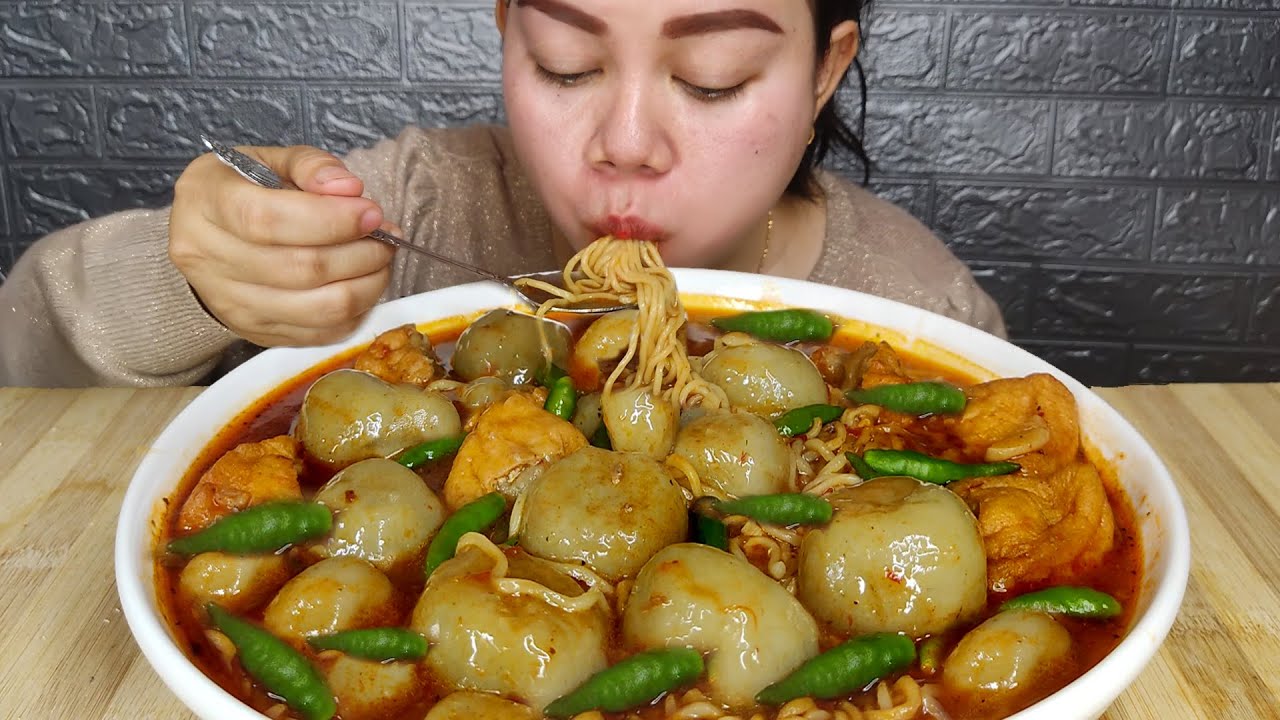 Pedasnya Bakso Tahu kuah Mercon Extra cabe rawit, baso aci, mie sedap ...