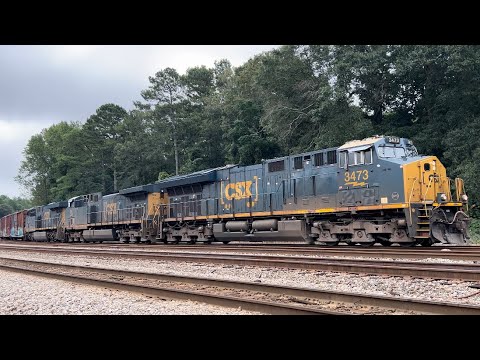 CSX 3473 leading followed by CSX 102 & 915 coming into train yard, Manchester, Ga. - YouTube