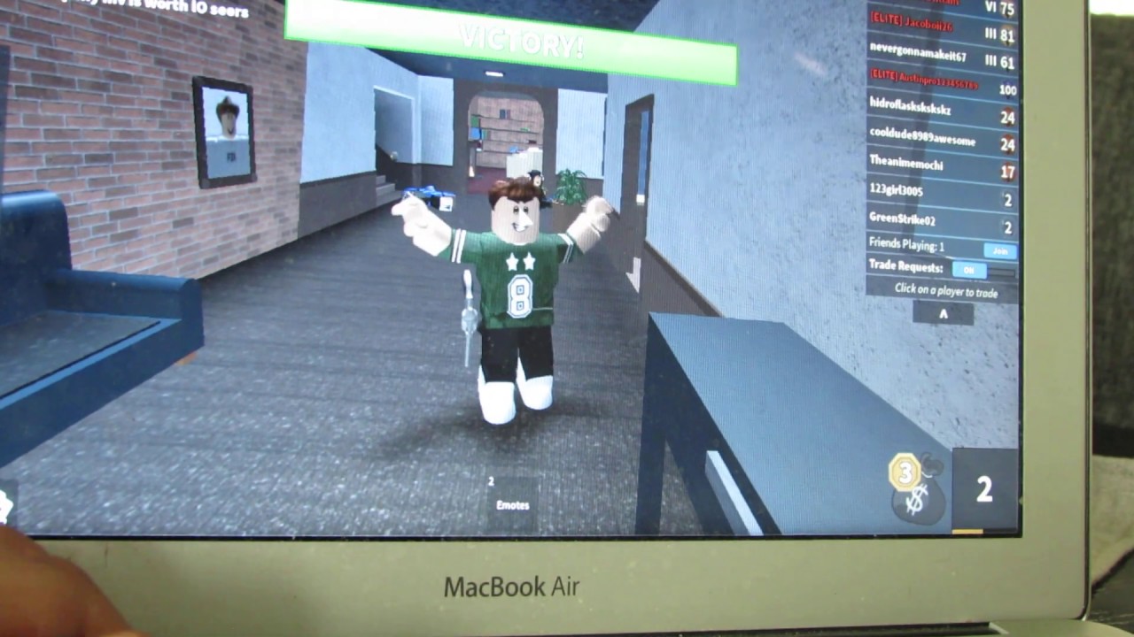 Playing Murder Mystery in roblox with Smores and MeeMees - YouTube