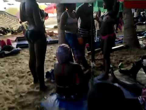 Thiagatou à la plage de ngor....