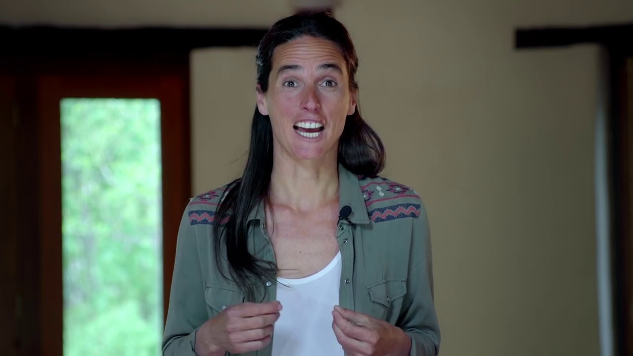 Casas hechas con basura | Maria Fourcade | TEDxRiodelaPlata - YouTube