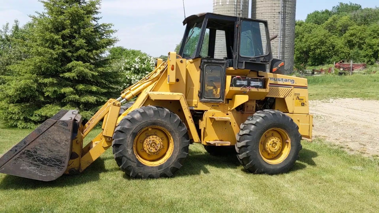 Mustang by Owatonna payloader, Model 880-2, 16.9-24 tires, runs and ...