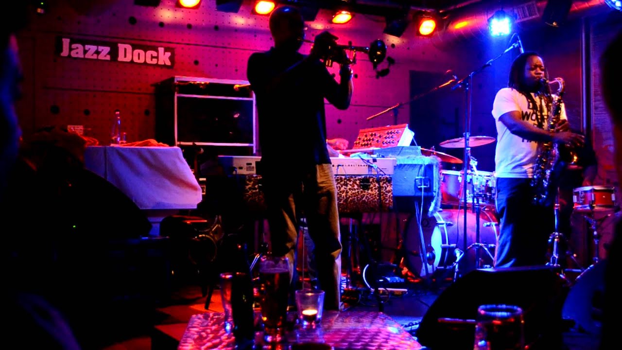 Poogie Bell Band - Sparks [live] [HD] - YouTube