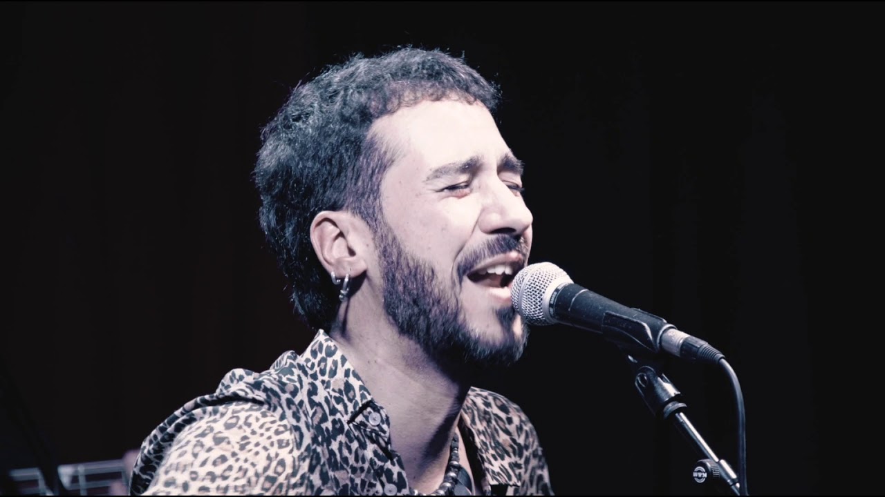 Poncho k - Al Trote. Acustico - Directo. - YouTube
