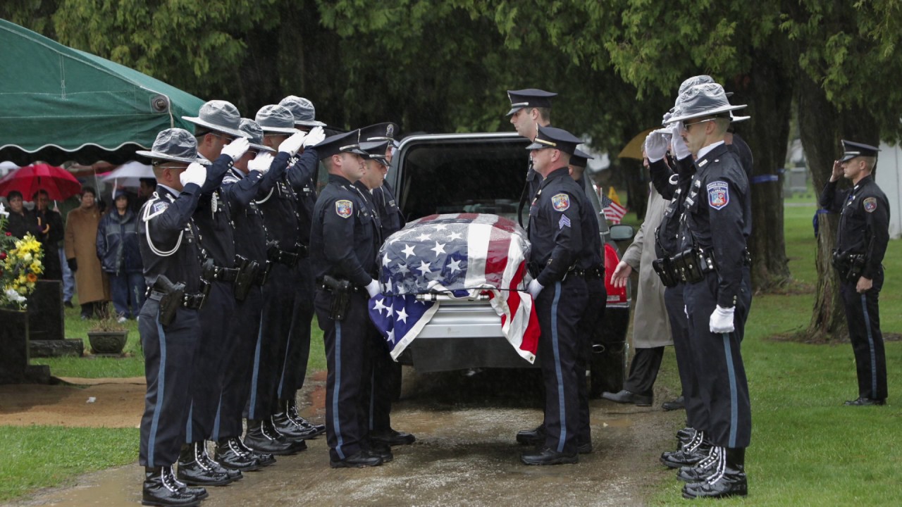 Michigan Law Enforcement Officers Memorial Monument - YouTube