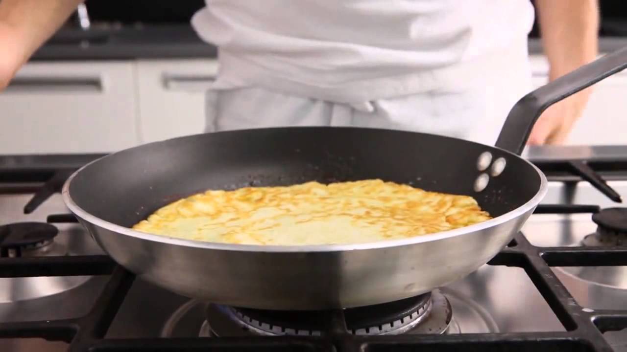 Zelf pannenkoeken bakken - YouTube