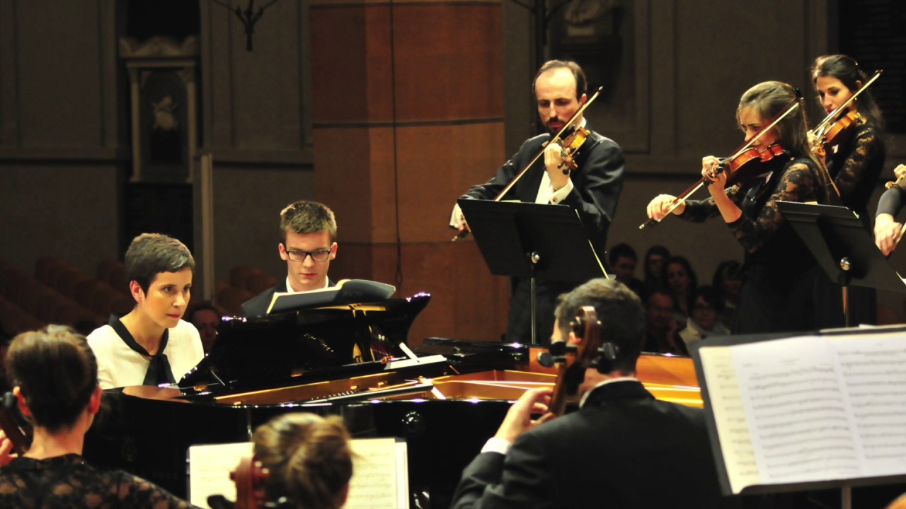 Fanny Azzuro Concerto Bach - YouTube